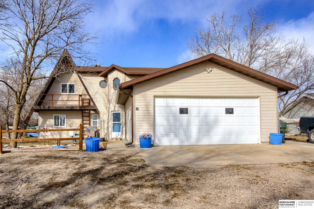 10 Firefly Drive, Columbus, NE 68601 - MLS# 22509043 - Coldwell Banker