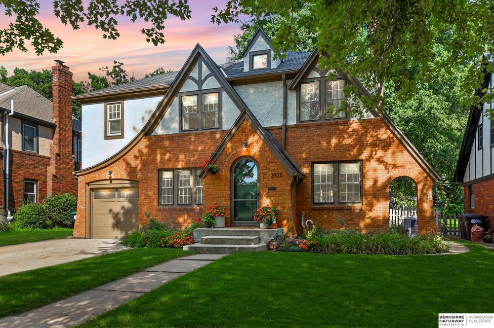 2517 N 56th Street, Omaha, NE 68104 - MLS# 22523143 - Coldwell Banker