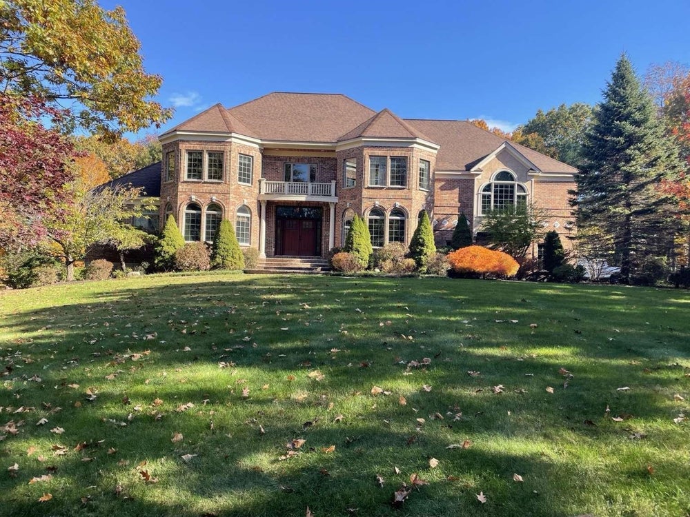 9 Floral Street, Windham, NH 03087 - MLS# 4978825 - Coldwell Banker