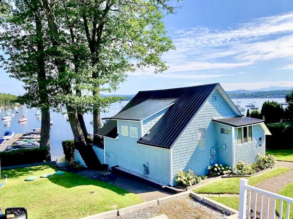 558 West Lakeshore Drive, Colchester, VT 05446 - MLS# 4986674 ...