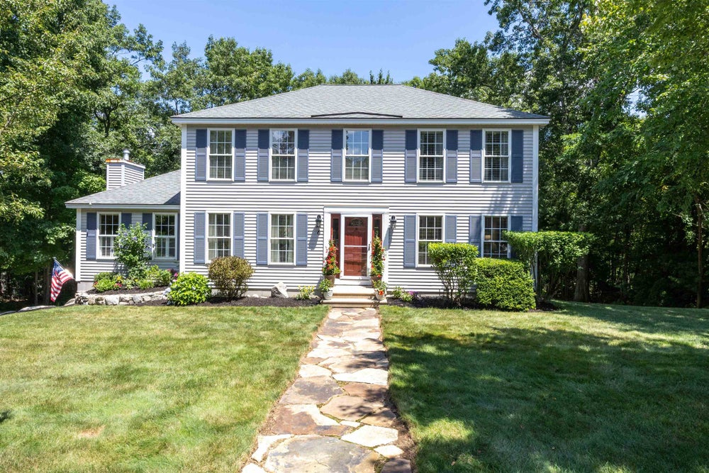 6 Beacon Hill Road, Hooksett, NH 03106 - MLS# 5006117 - Coldwell Banker