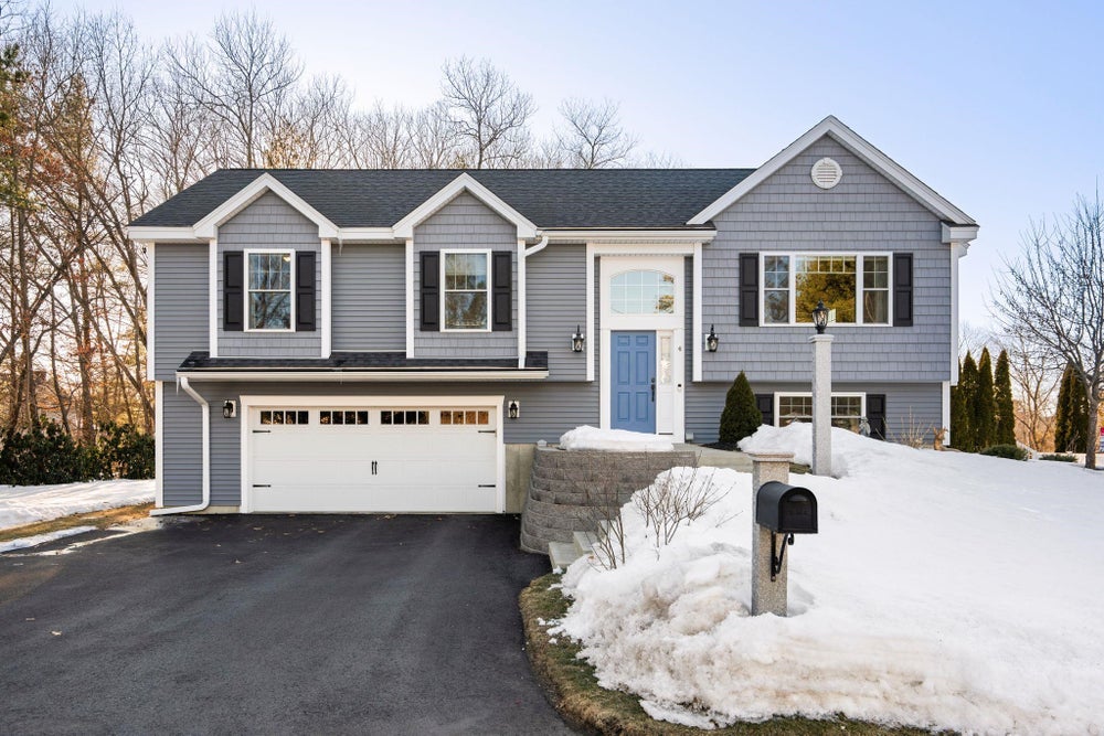 4 Theresa Avenue, Salem, NH 03079-3961 - MLS# 5032687 - Coldwell Banker