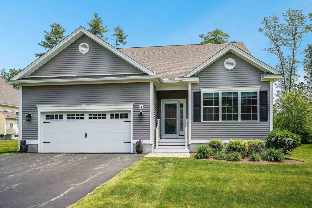 4 Crackling Log Lane, Londonderry, NH 03053 - MLS# 5044952 - Coldwell ...