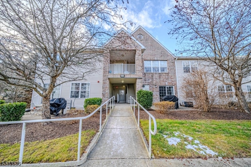 39 Parkside Ct, Wayne Twp., NJ 07470 - MLS# 3942131 - Coldwell Banker