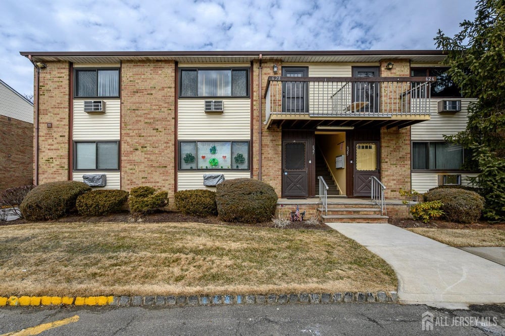 628 Cricket Lane, Woodbridge Proper, NJ 07095 - MLS# 2509695R - Coldwell Banker