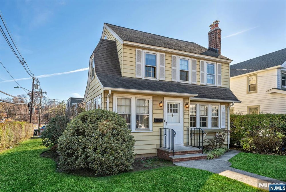 671 Chestnut Avenue, Teaneck, NJ 07666 - MLS# 25013486 - Coldwell Banker