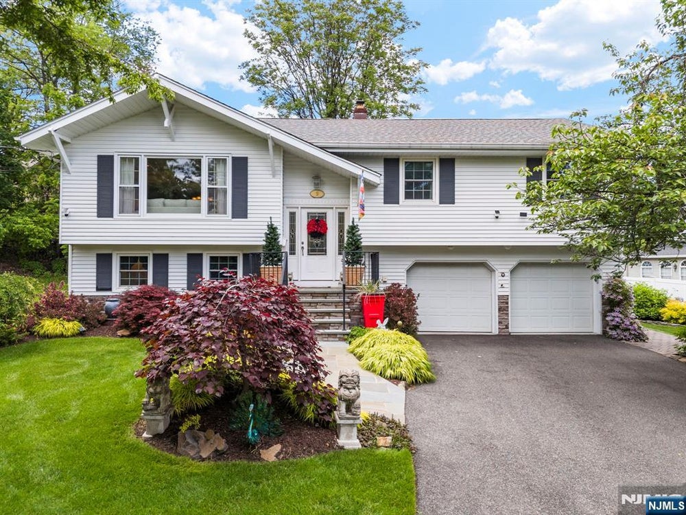 9 East Brook Drive, Paramus, NJ 07652 - MLS# 25017963 - Coldwell Banker