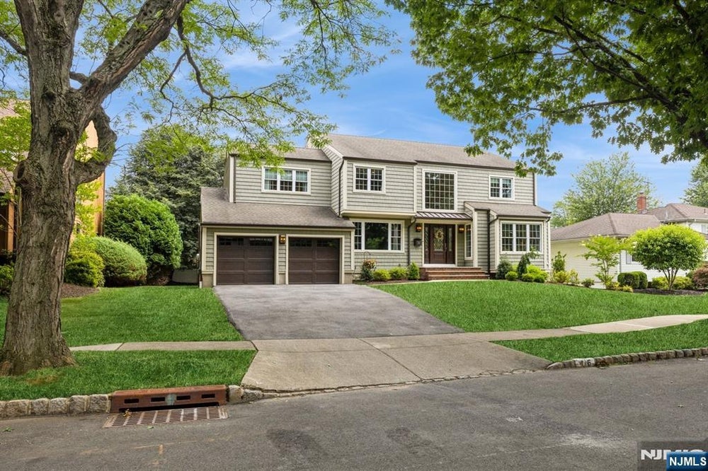 46 Eastbrook Drive, River Edge, NJ 07661 - MLS# 25027300 - Coldwell Banker