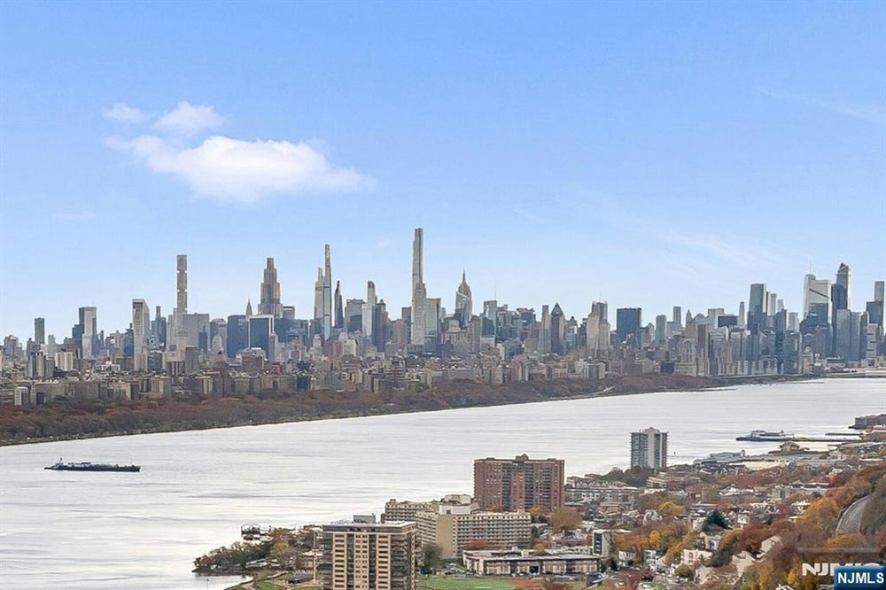 1600 Parker Avenue 30D, Fort Lee, NJ 07024 - MLS# 25040537 - Coldwell ...