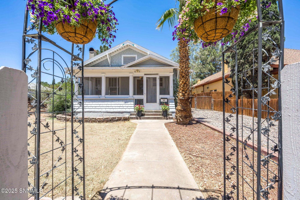 414 W Las Cruces Avenue, Las Cruces, NM 88005 - MLS# 2501507 - Coldwell ...