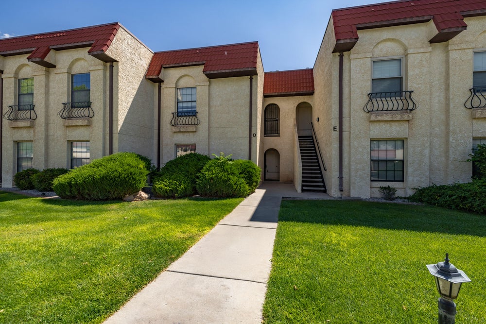 833 Country Club Drive Se #D1, Rio Rancho, NM 87124 - MLS# 1091035 ...