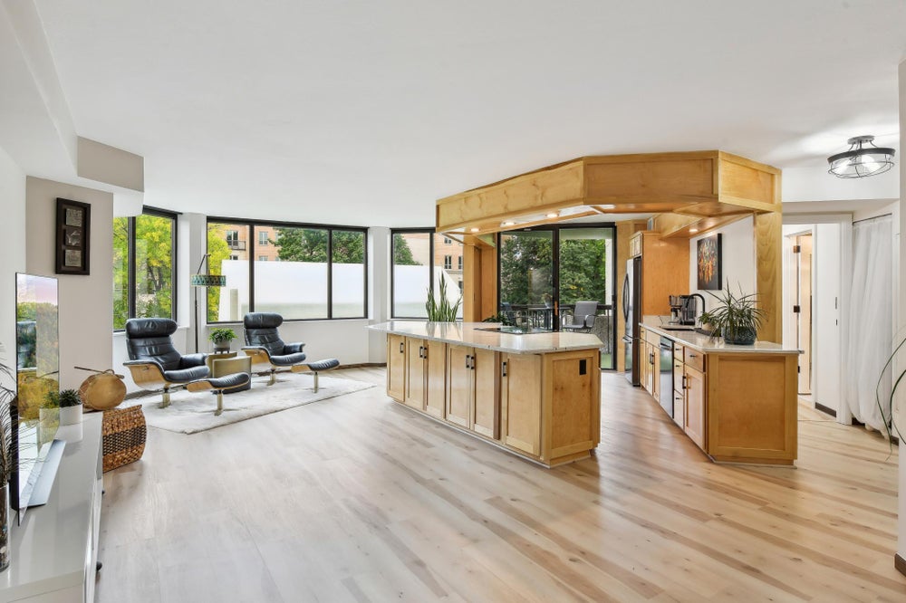 6566 France Avenue S #201, Edina, MN 55435 - MLS# 6440144 - Coldwell Banker