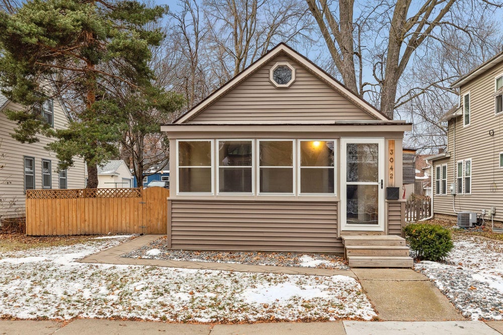 3042 Johnson Street Ne, Minneapolis, MN 55418 - MLS# 6469147 - Coldwell ...