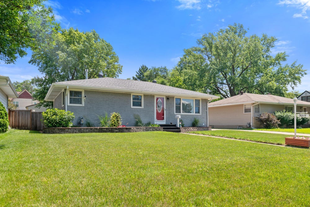 5019 Washington Street Ne, Columbia Heights, MN 55421 - MLS# 6730121 ...