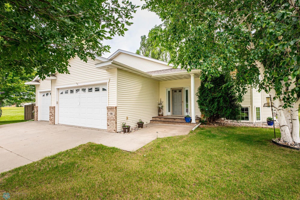 106 12th Street Ne, Barnesville, MN 56514 - MLS# 6739707 - Coldwell Banker