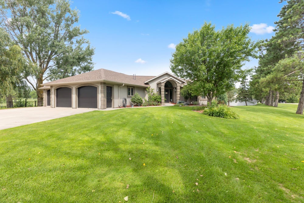 1056 Lakeside Estate E, Perham, MN 56573 - MLS# 6759422 - Coldwell Banker