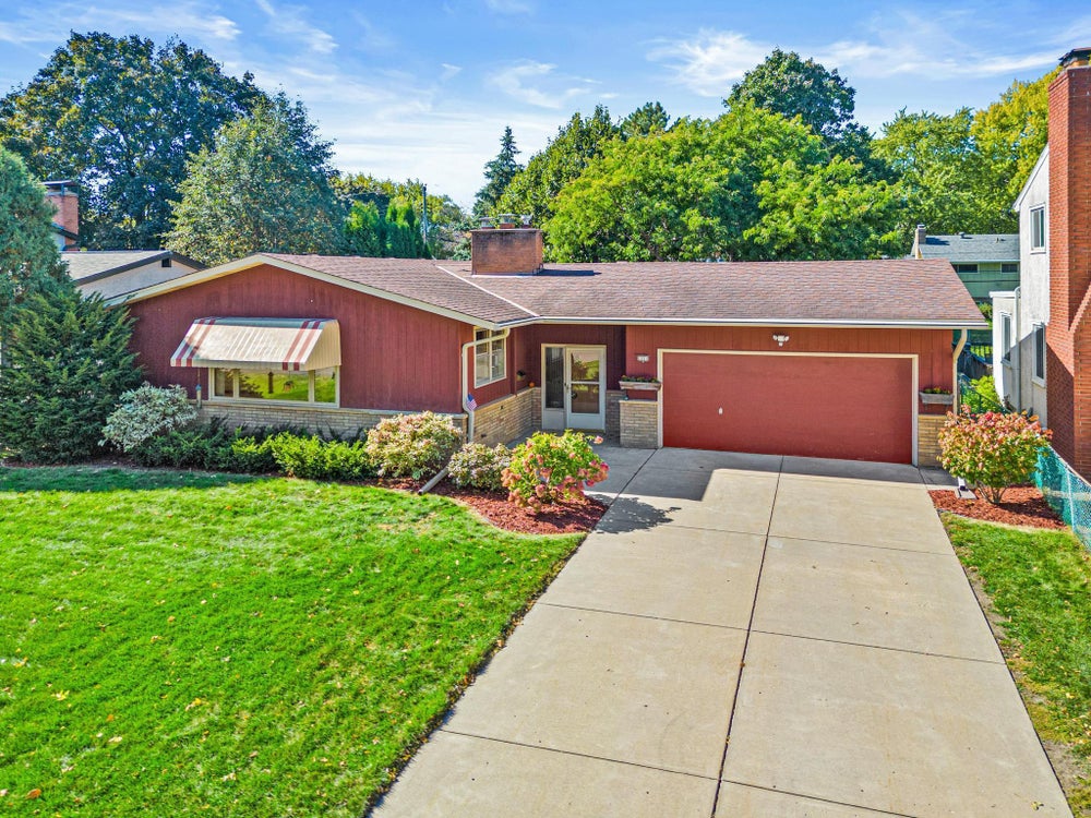 1211 Galvin Avenue, West Saint Paul, MN 55118 - MLS# 6809822 - Coldwell ...