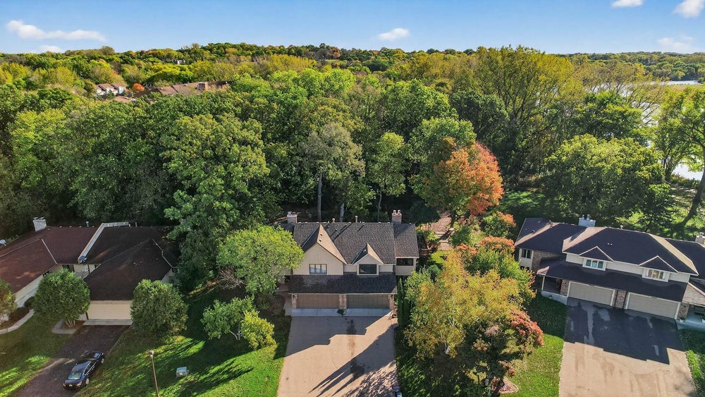 8945 Preserve Boulevard, Eden Prairie, MN 55347 - MLS# 6814218 ...