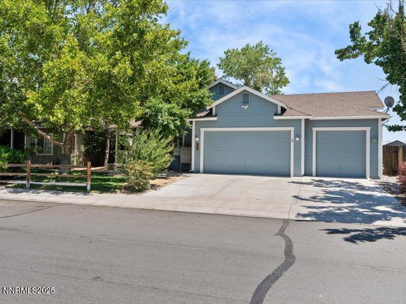 794 Canary Circle, Fernley, NV 89408 - MLS# 250053389 - Coldwell Banker