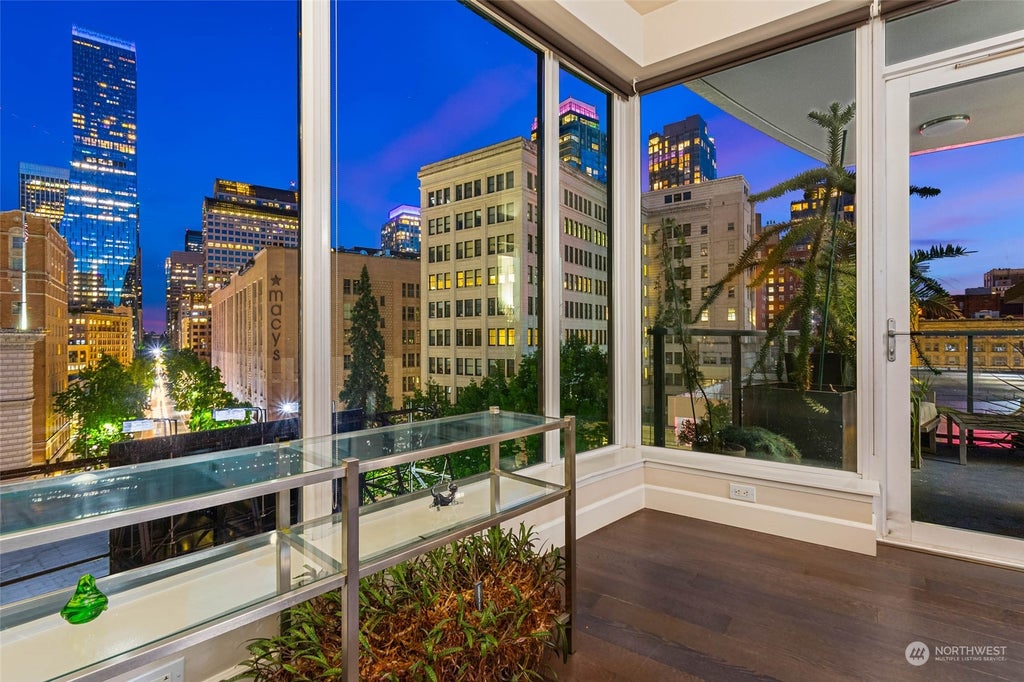 Escala Seattle Concierge
