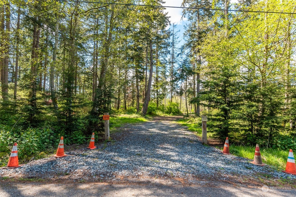 2815 Strawberry Point Road, Oak Harbor, WA 98277 - MLS# 2234313 ...