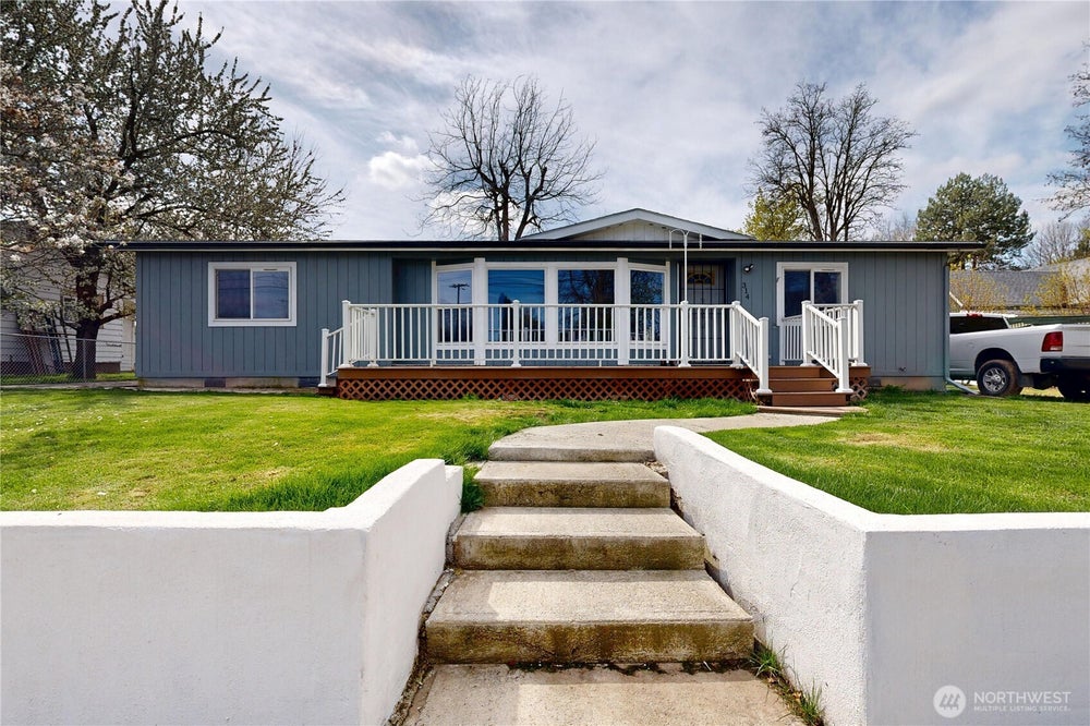 314 E Sixth Street, Waitsburg, WA 99361 - MLS# 2351858 - Coldwell Banker