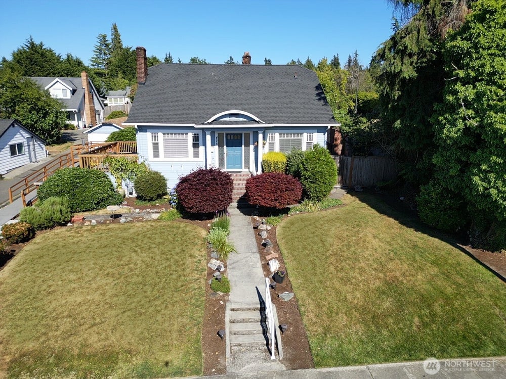 426 4th Avenue N, Edmonds, WA 98020 - MLS# 2408281 - Coldwell Banker