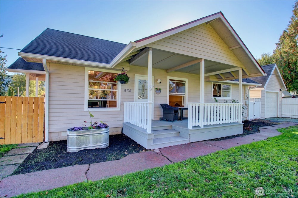 535 Bennett Street, Sedro Woolley, WA 98284 - MLS# 2416571 - Coldwell ...