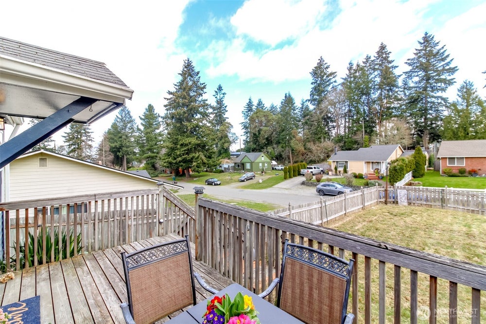 3142 Glendale Drive W, University Place, WA 98466 - MLS# 2421095 ...