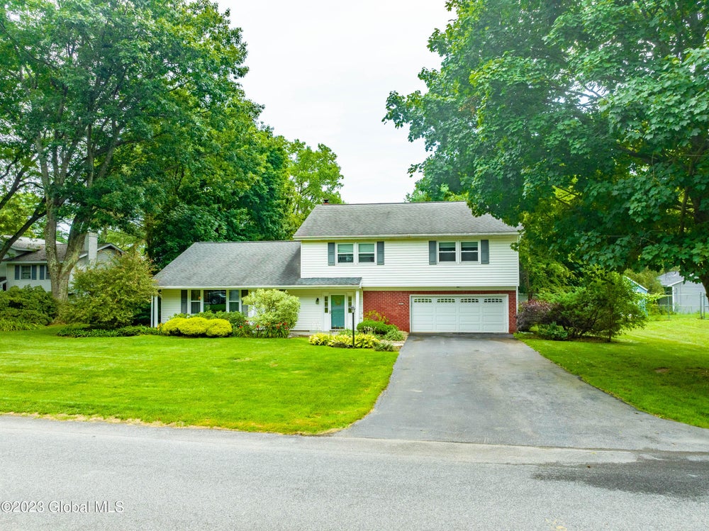 842 Worcester Drive, Niskayuna, NY 12309 - MLS# 202321420 - Coldwell Banker