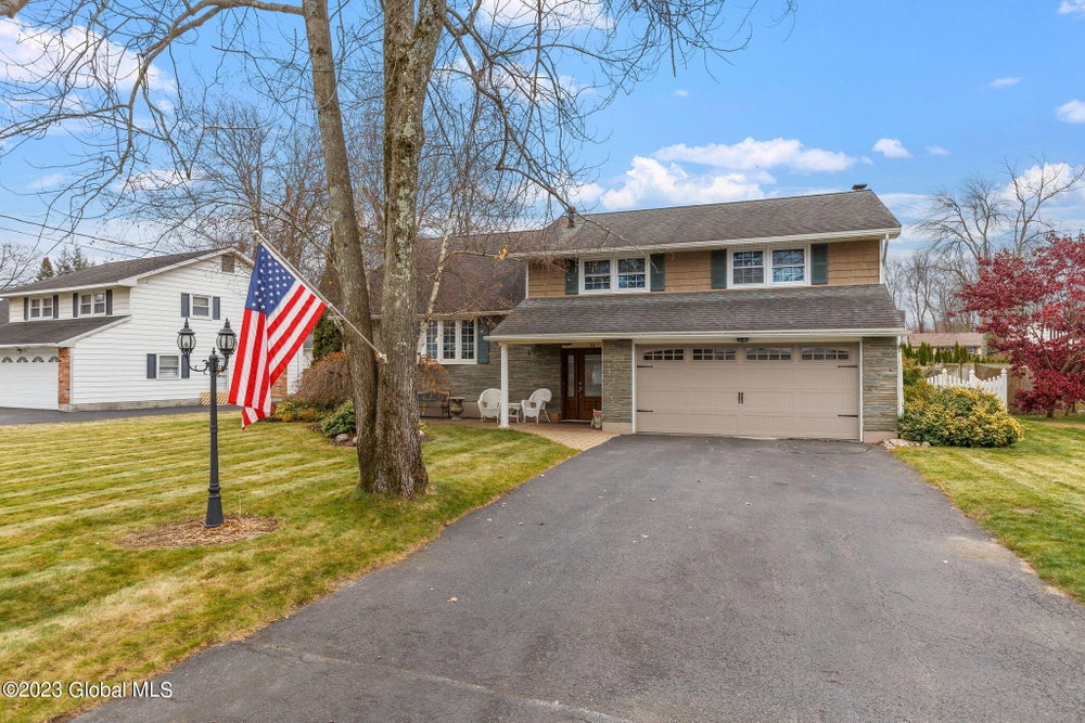 59 Bayberry Road, Rotterdam, NY 12306 - MLS# 202328698 - Coldwell Banker