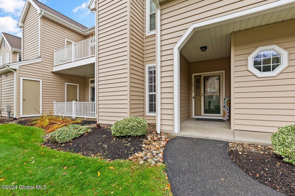 1713 Hampton Pl Boulevard, North Greenbush, NY 12180 - MLS# 202427521 ...