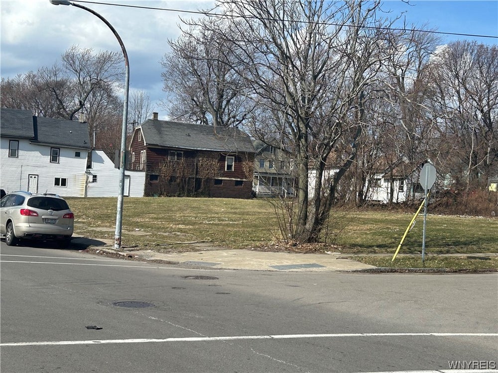 262 High Street, Buffalo, NY 14204 - MLS# B1524568 - Coldwell Banker