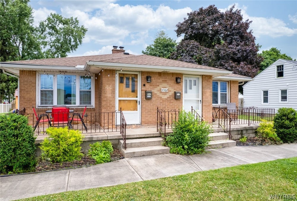 3962 Seneca Street, Buffalo, NY 14224 - MLS# B1549879 - Coldwell Banker