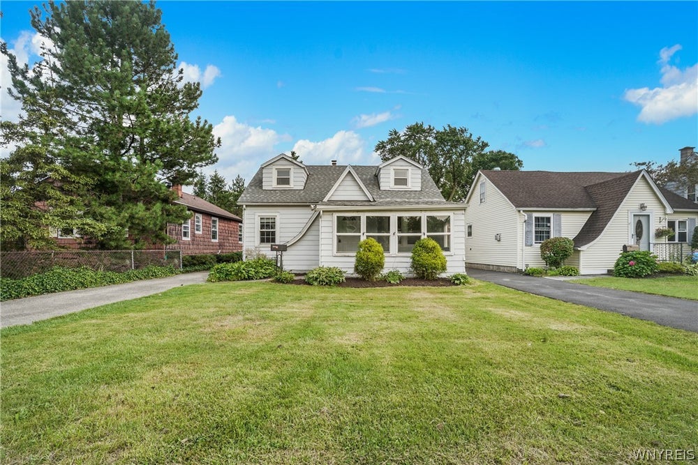 557 Emerson Drive, Buffalo, NY 14226 - MLS# B1554558 - Coldwell Banker