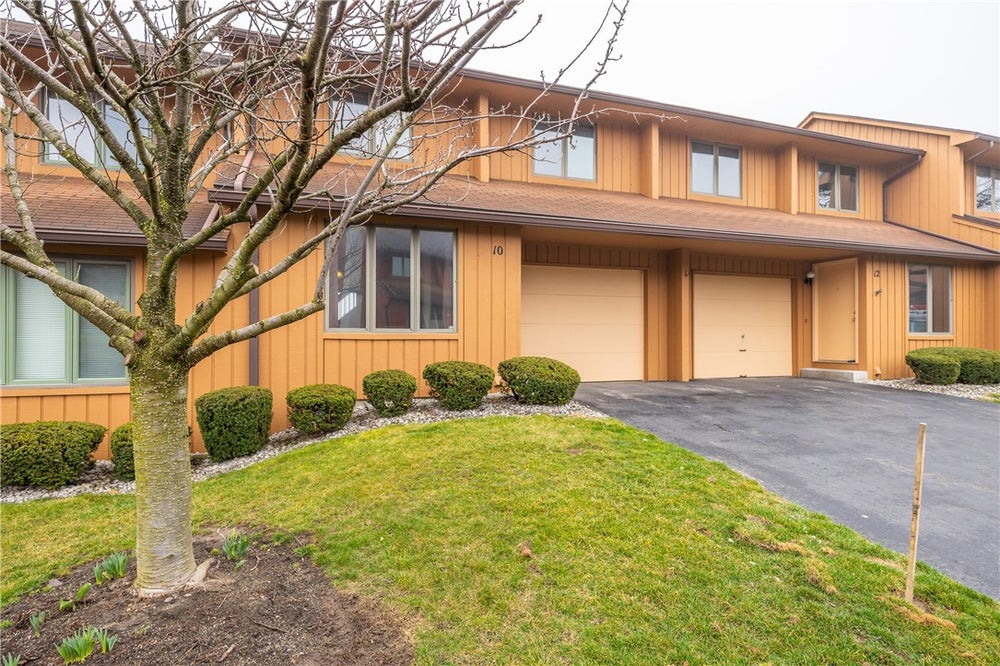 10 Lower Hill Ln Lane, Fairport, NY 14450 - MLS# R1524536 - Coldwell Banker