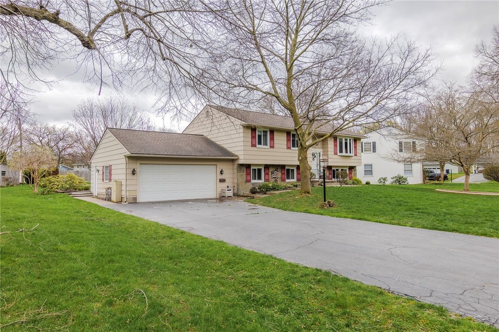 137 Elsworth Drive, Rochester, NY 14615 - MLS# R1531770 - Coldwell Banker