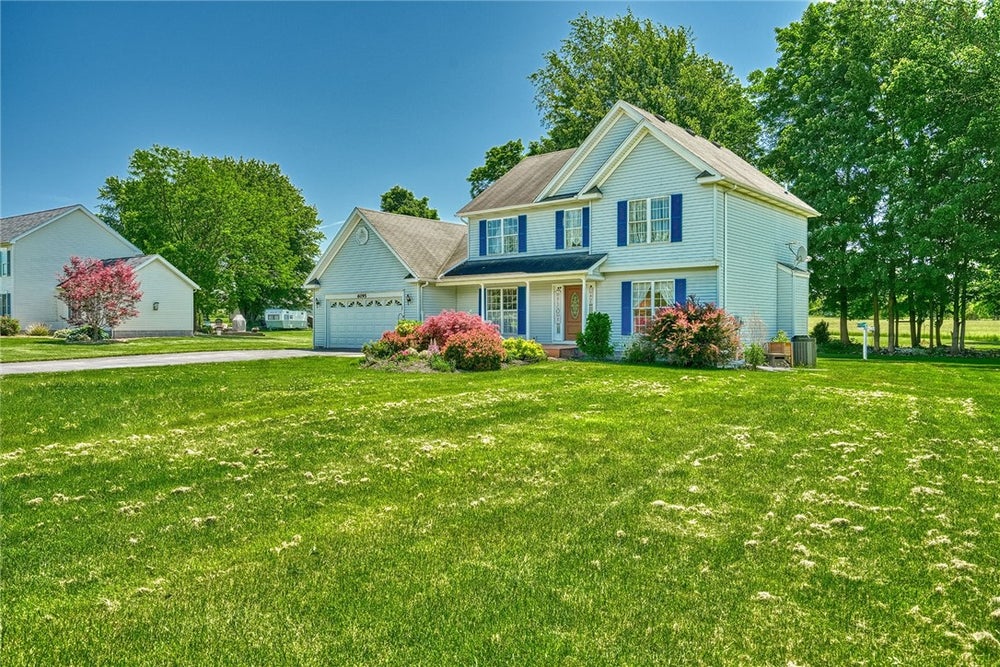 6095 Marcus Way, Farmington, NY 14425 - MLS# R1542782 - Coldwell Banker