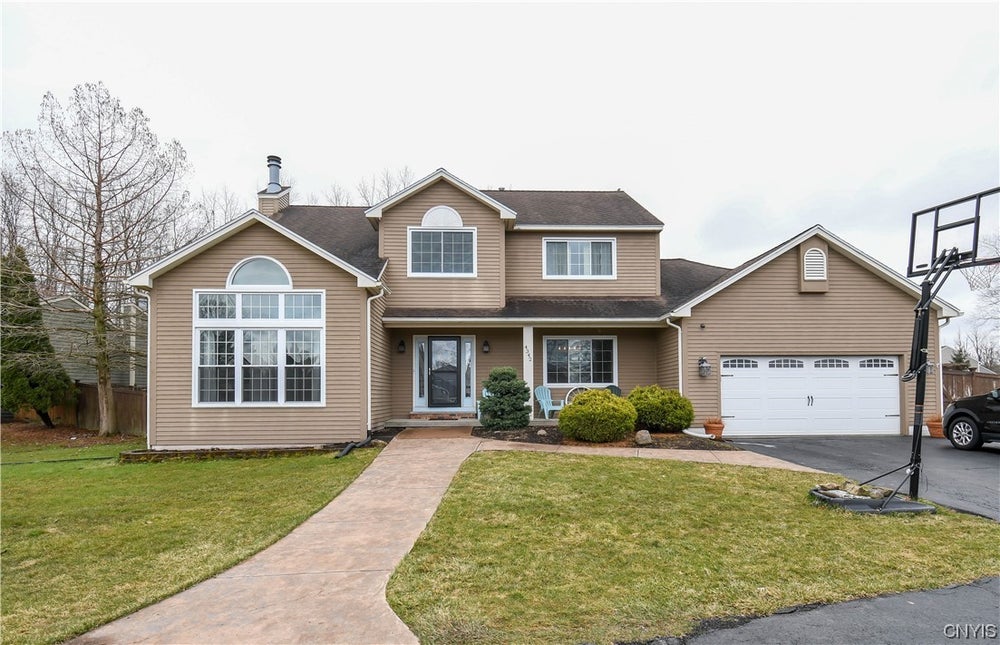 4342 Loveland Drive, Liverpool, NY 13090 - MLS# S1461887 - Coldwell Banker