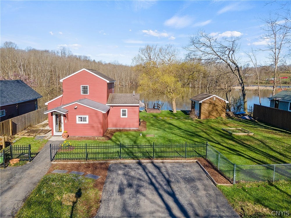 1080 Lynch Road, Baldwinsville, NY 13027 - MLS# S1533148 - Coldwell Banker