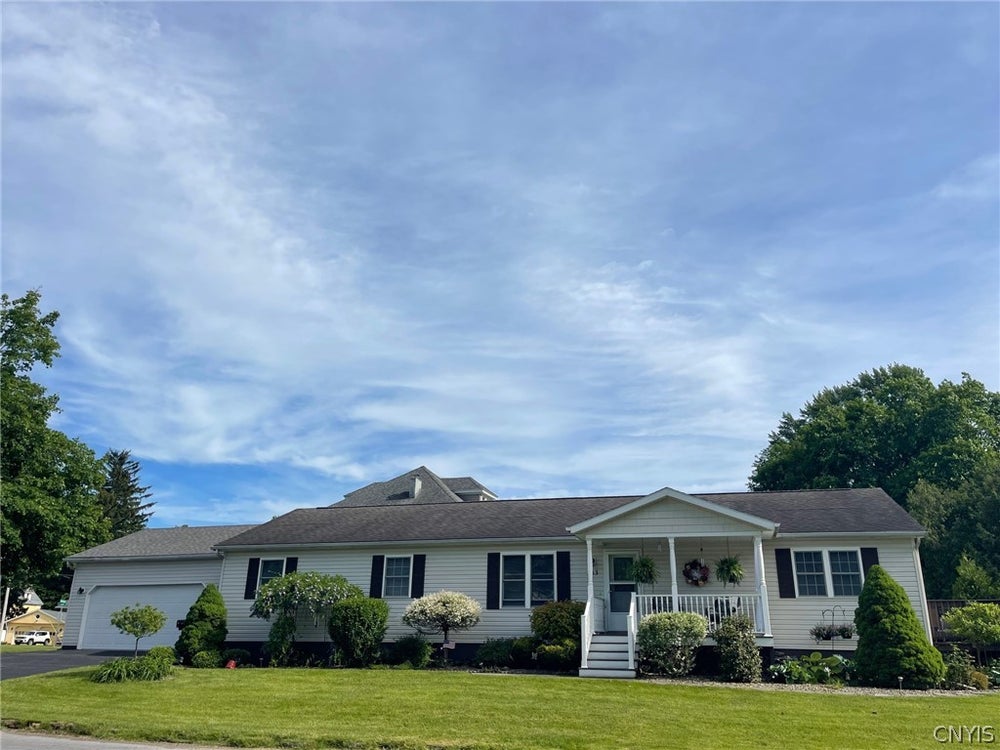 233 Coe Avenue, Oneida, NY 13421 - MLS# S1542202 - Coldwell Banker