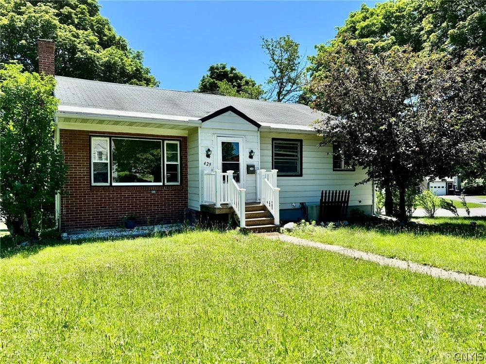 429 Fay Road, Syracuse, NY 13219 - MLS# S1542286 - Coldwell Banker