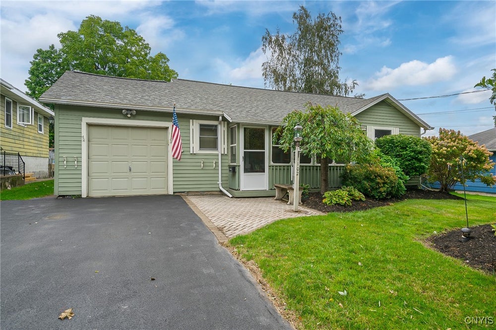 102 Ferncliff Avenue, Liverpool, NY 13088 - MLS# S1563755 - Coldwell Banker