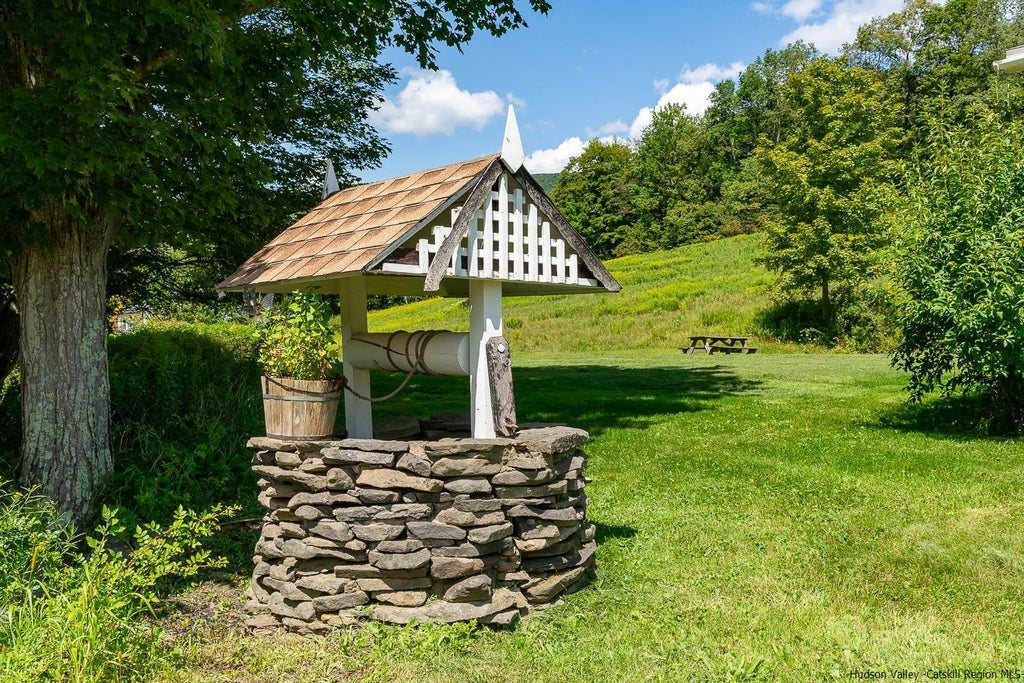 Stone Wishing Well Plans