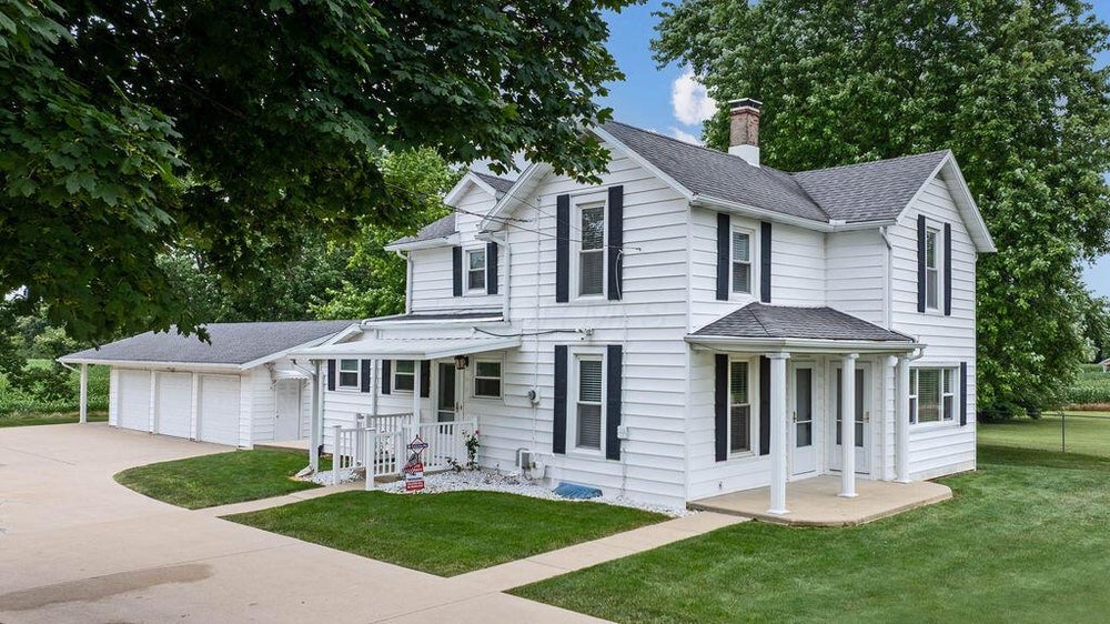 4461 New Carlisle Pike, Springfield, OH 45504 - MLS# 225026899 ...