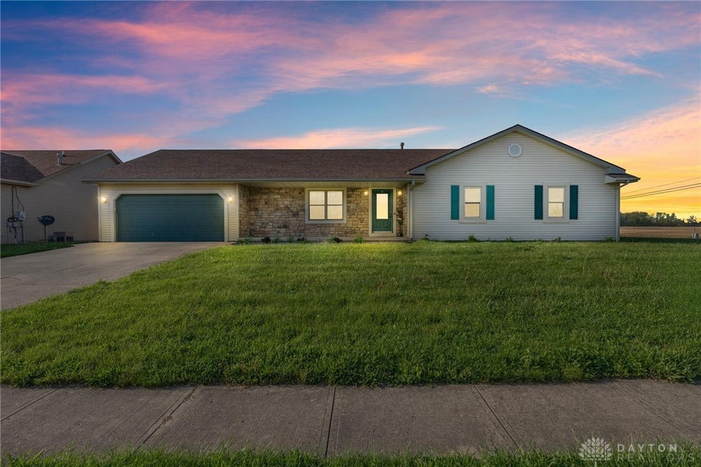 1400 Woodside Drive, Wilmington, OH 45177 - MLS# 933794 - Coldwell Banker