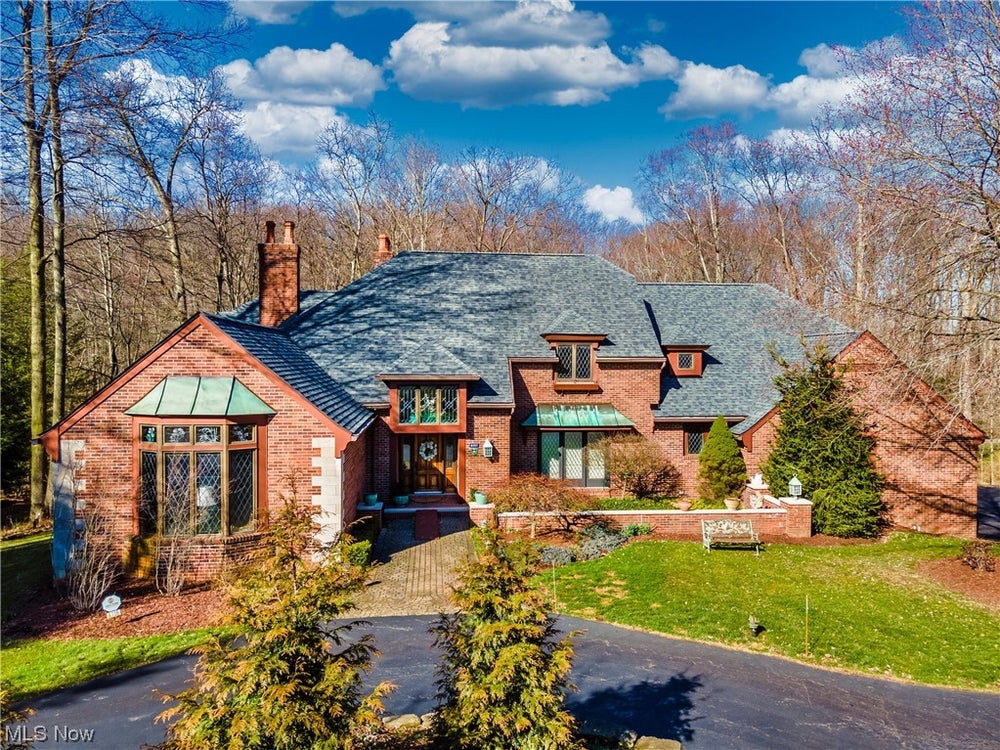 6105 Pebble Beach Court, Canfield, OH 44406 - MLS# 4403350 - Coldwell ...