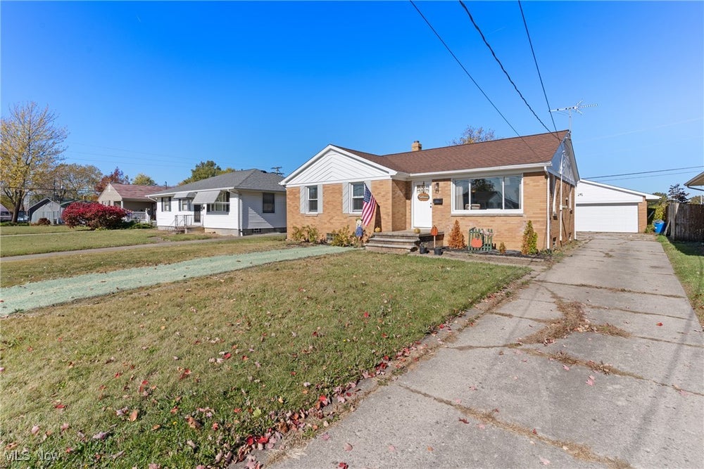 1618 W 28th Street, Lorain, OH 44052 - MLS# 5167903 - Coldwell Banker