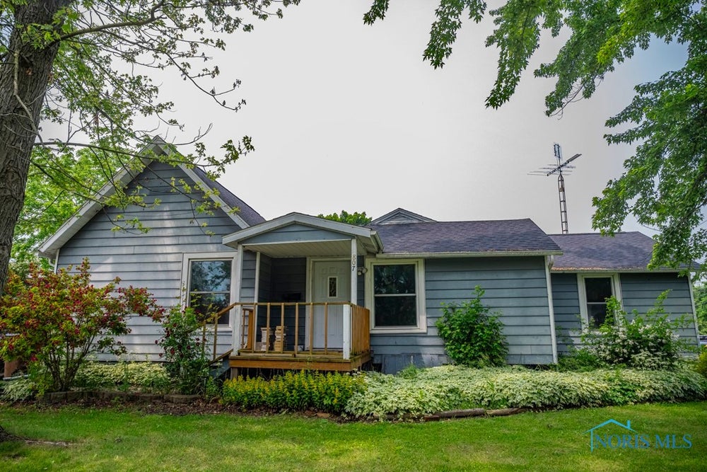 807 Linden Street, Montpelier, OH 43543 - MLS# 6133006 - Coldwell Banker