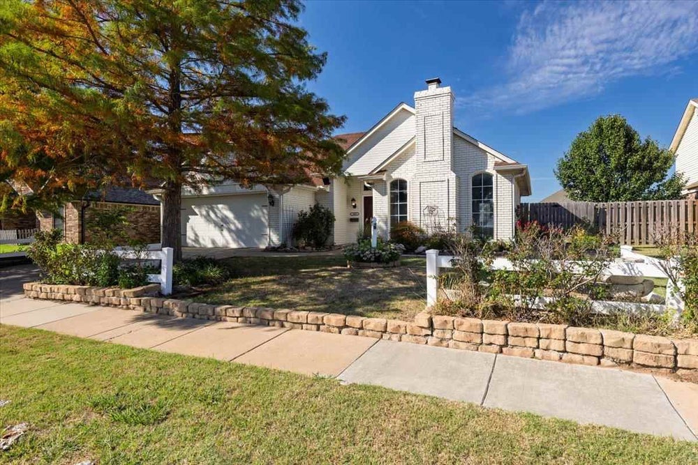 5008 NE Dearborn Ave, Lawton, OK 73507 - MLS# 169672 - Coldwell Banker